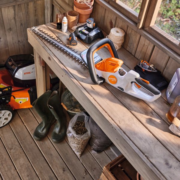 STIHL HSA 40 Battery Powered Hedge Trimmer - Wagoner Power